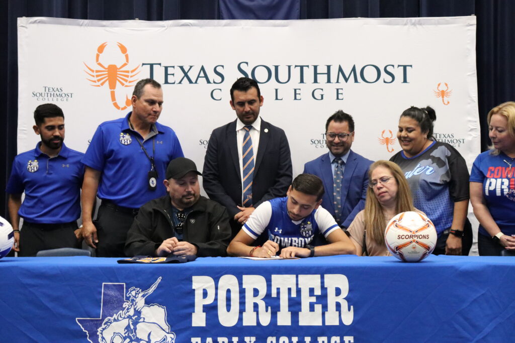 Photos: Martin Gonzalez - Porter HS Signing - Texas Southmost College News